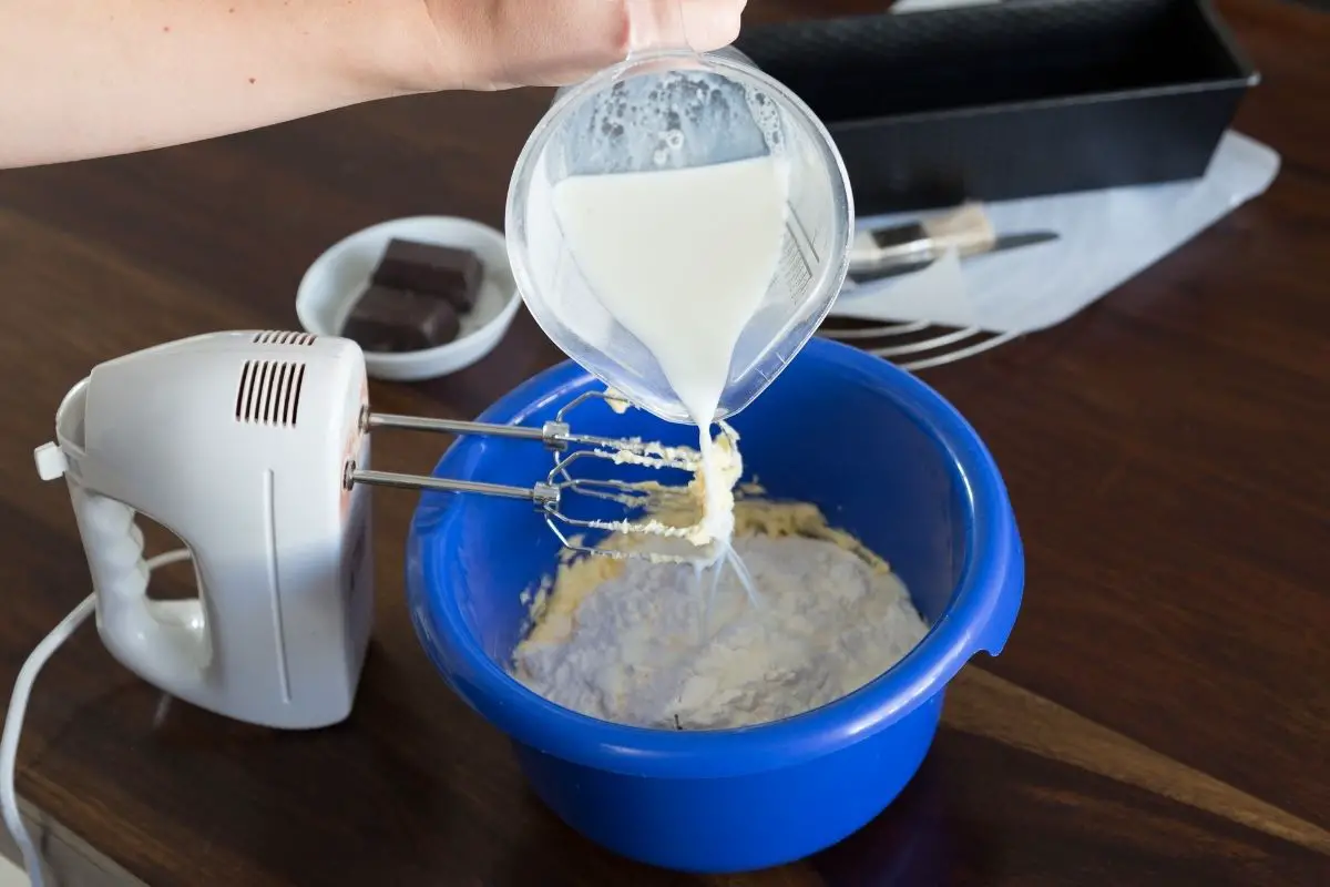 How To Improve Boxed Cake Mix (15 Clever Hacks)