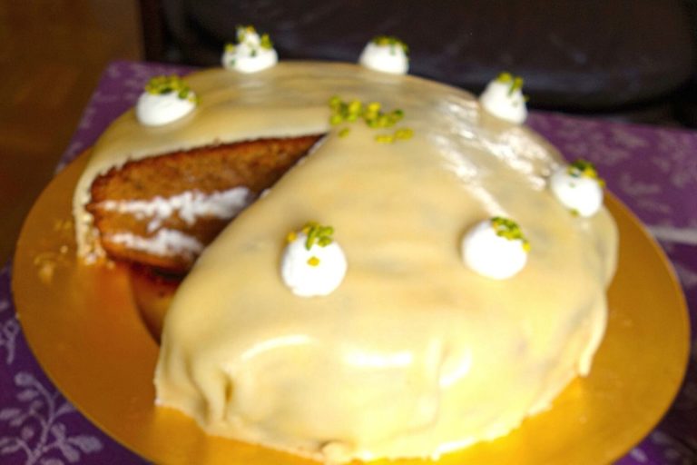 15 Carrot Cake Frosting Alternatives (Without Cream Cheese)