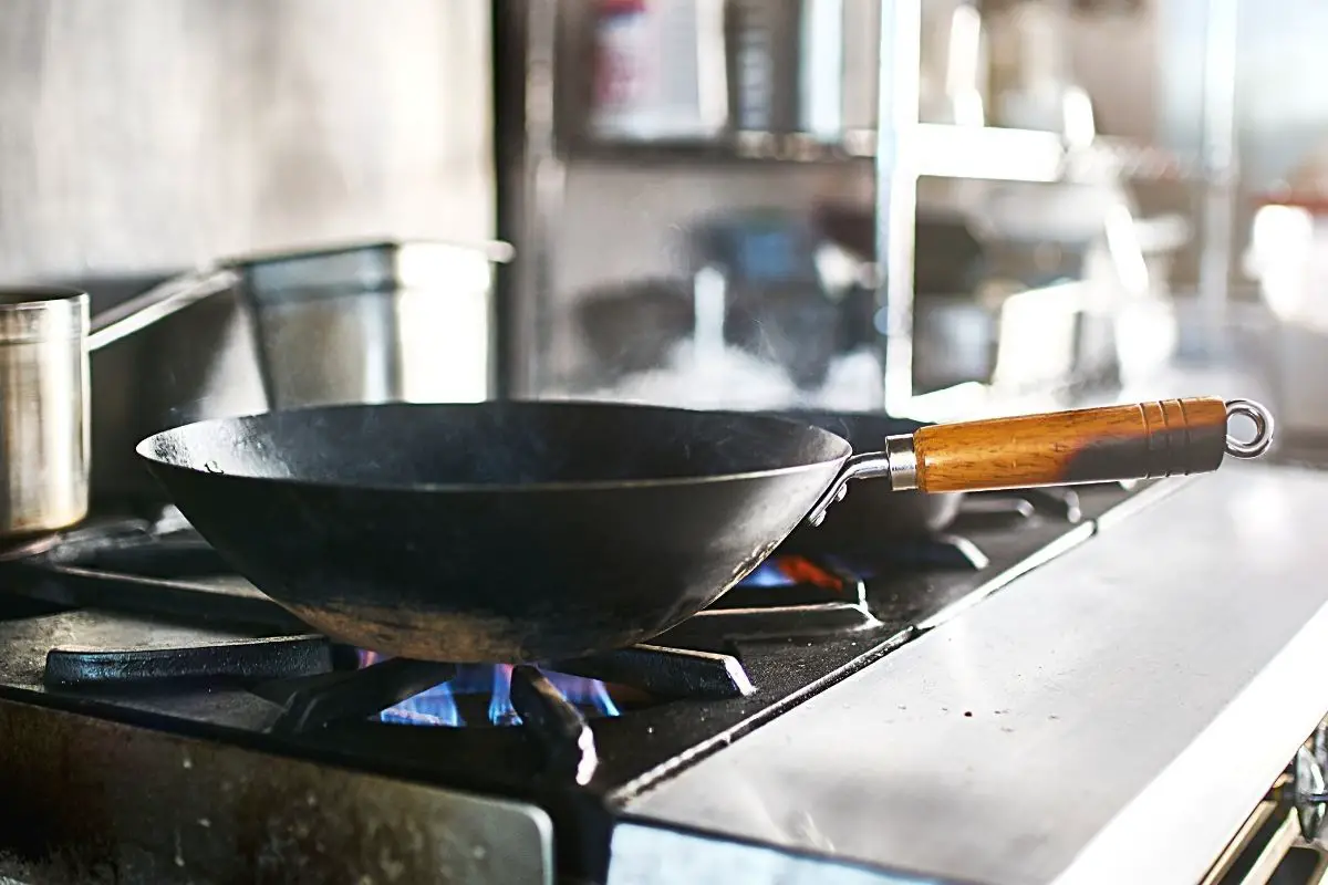 Why Use A Wok Instead Of A Frying Pan? (6 Compelling Reasons)