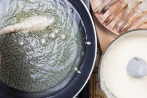 How To Tell If Oil Is Hot Enough To Fry? (6 Proven Methods)