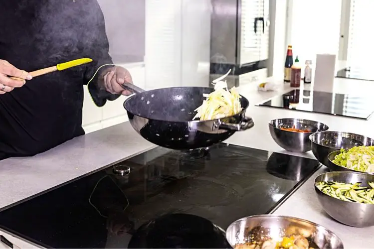 Why Use A Wok Instead Of A Frying Pan? (6 Compelling Reasons)