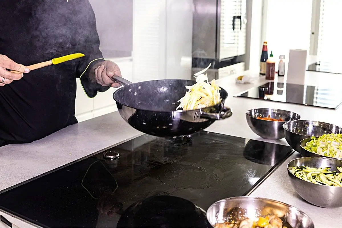 Why Use A Wok Instead Of A Frying Pan? (6 Compelling Reasons)