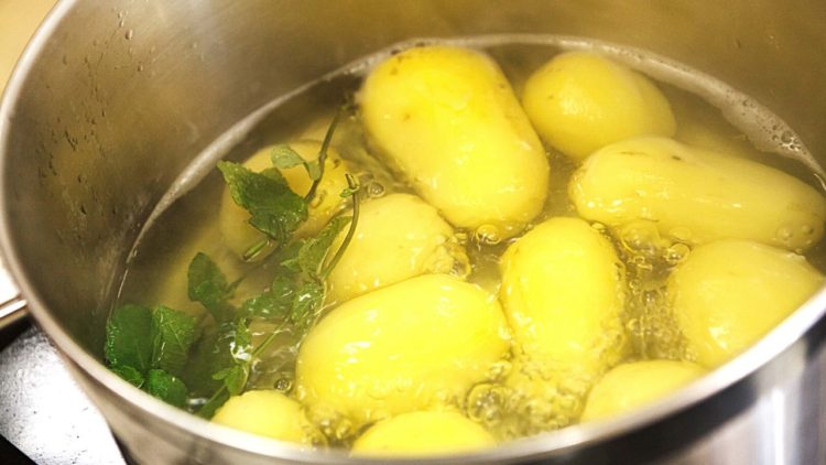 How To Boil Potatoes Without Them Falling Apart (6 Effective Tips)