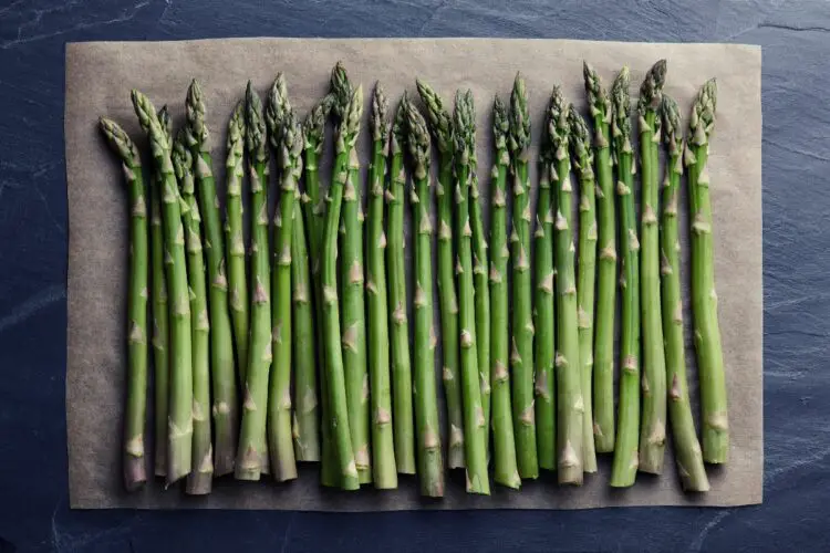 How To Pick Asparagus At The Store And Keep It Fresh Longer