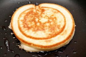 When To Flip A Pancake? - Flipping Pancakes 101 With Pictures