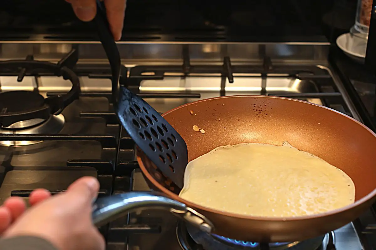 When To Flip A Pancake? - Flipping Pancakes 101 With Pictures