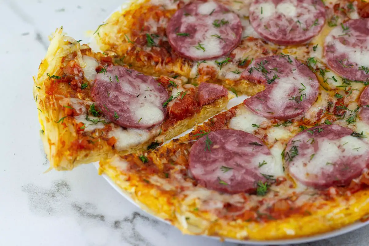 Tasty Cabbage Pizza Recipe (Gluten-Free & Low Carb)