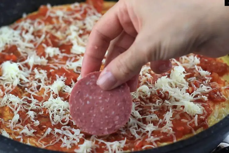 Tasty Cabbage Pizza Recipe (Gluten-Free & Low Carb)