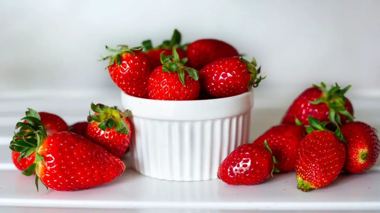 18 Low Oxalate Fruits - List Of Crystal-Clear Choices