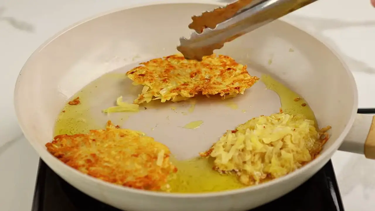 Crispy Homemade Hash Brown Recipe – So Easy!