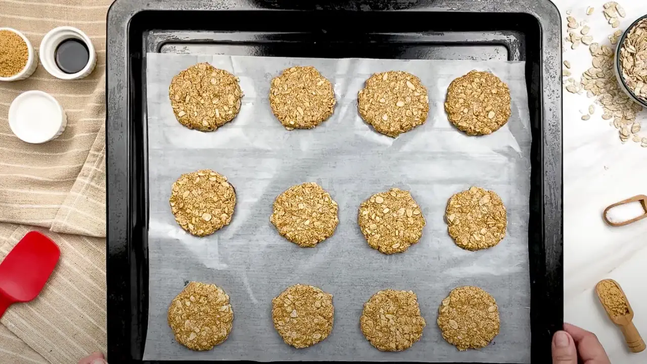 Best Easy Crispy Oatmeal Cookies That Never Fail