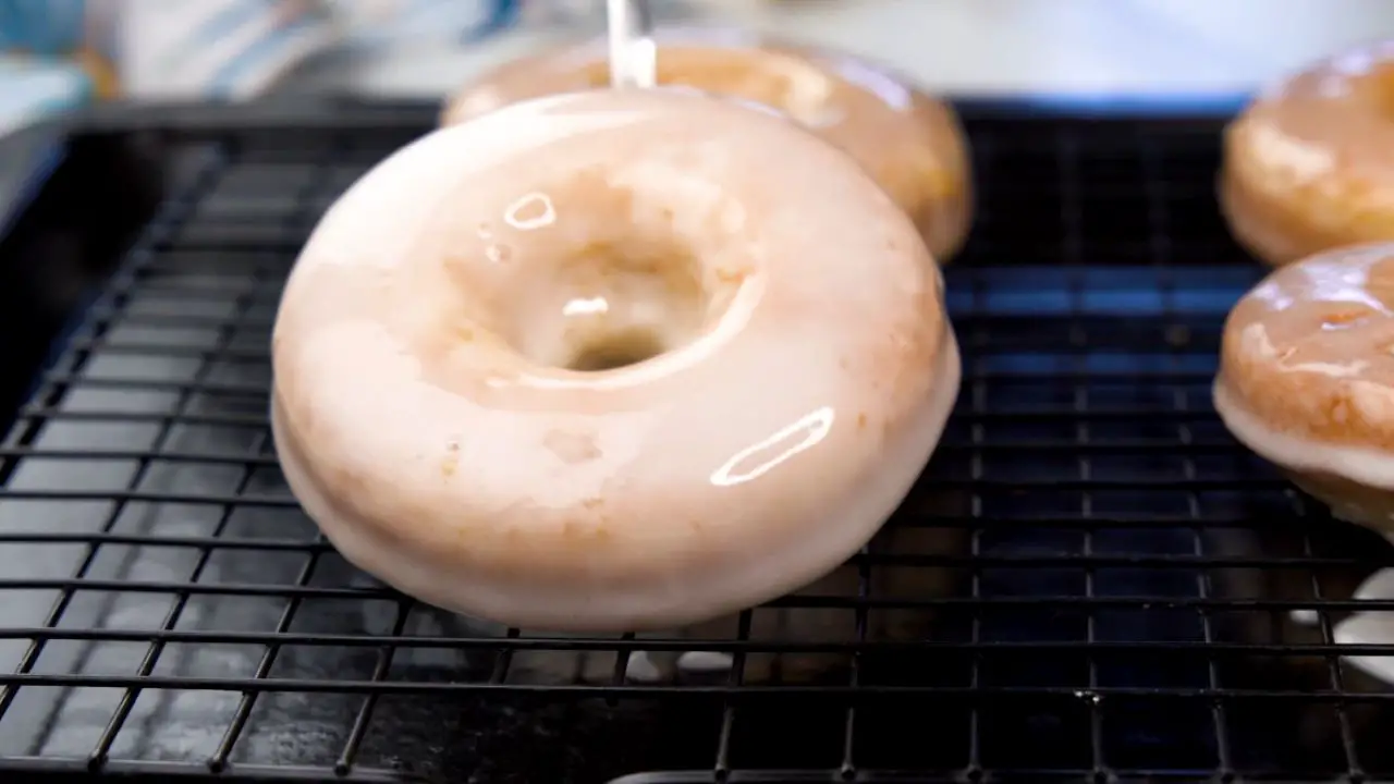 Easy Doughnut Recipe Without Yeast (Oven-Baked Version)